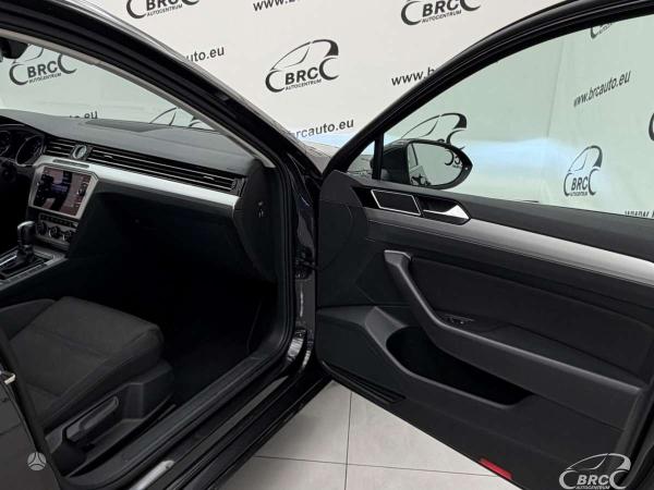 Grey Volkswagen Passat 2019 in Vilnius, with an engine capacity of 1.50 L and mileage of 123 thousand km for 13900 €, photo 9 on AUTOMOTO.COM.LV