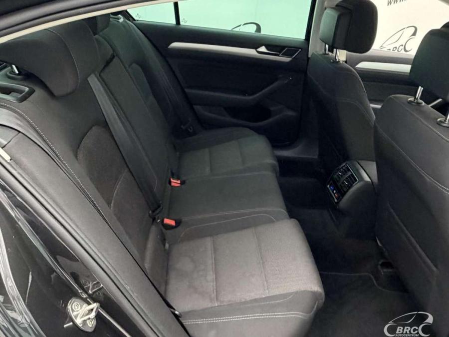 Grey Volkswagen Passat 2019 in Vilnius, with an engine capacity of 1.50 L and mileage of 123 thousand km for 13900 €, photo 12 on AUTOMOTO.COM.LV