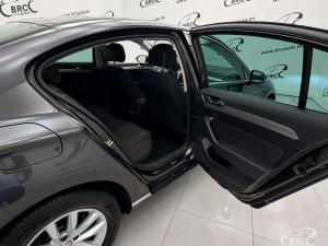 Grey Volkswagen Passat 2019 in Vilnius, with an engine capacity of 1.50 L and mileage of 123 thousand km for 13900 €, photo 14 on AUTOMOTO.COM.LV