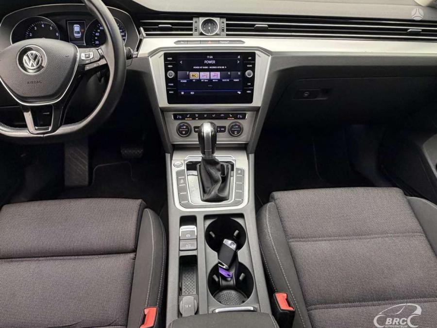 Grey Volkswagen Passat 2019 in Vilnius, with an engine capacity of 1.50 L and mileage of 123 thousand km for 13900 €, photo 17 on AUTOMOTO.COM.LV