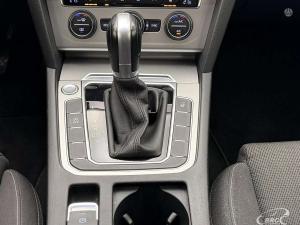 Grey Volkswagen Passat 2019 in Vilnius, with an engine capacity of 1.50 L and mileage of 123 thousand km for 13900 €, photo 20 on AUTOMOTO.COM.LV