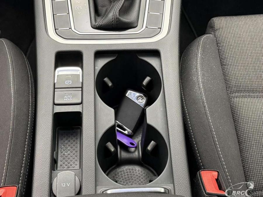 Grey Volkswagen Passat 2019 in Vilnius, with an engine capacity of 1.50 L and mileage of 123 thousand km for 13900 €, photo 21 on AUTOMOTO.COM.LV