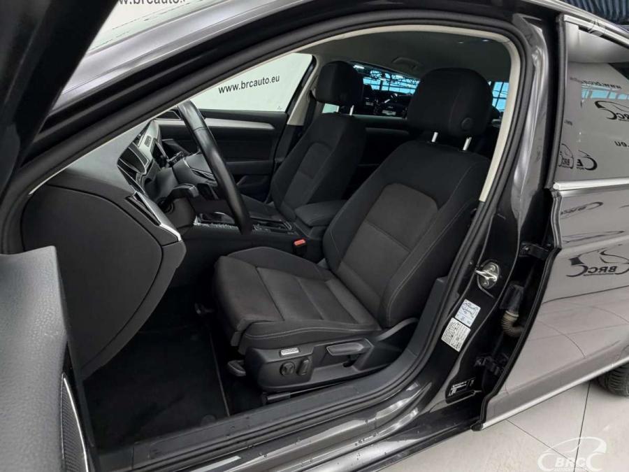 Grey Volkswagen Passat 2019 in Vilnius, with an engine capacity of 1.50 L and mileage of 123 thousand km for 13900 €, photo 26 on AUTOMOTO.COM.LV