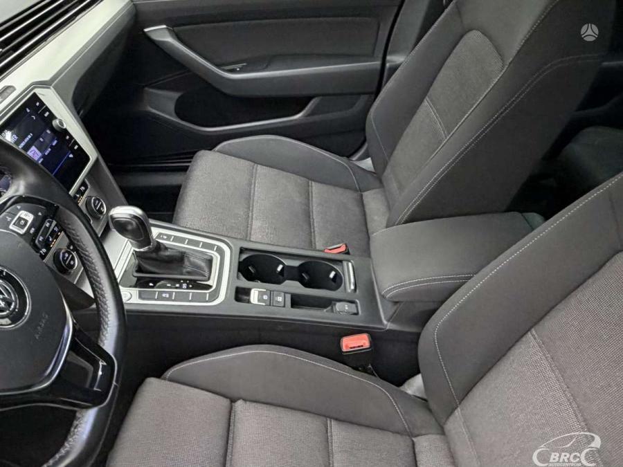 Grey Volkswagen Passat 2019 in Vilnius, with an engine capacity of 1.50 L and mileage of 123 thousand km for 13900 €, photo 27 on AUTOMOTO.COM.LV