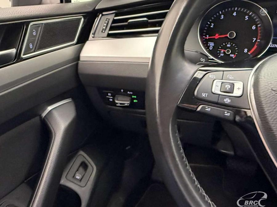 Grey Volkswagen Passat 2019 in Vilnius, with an engine capacity of 1.50 L and mileage of 123 thousand km for 13900 €, photo 32 on AUTOMOTO.COM.LV