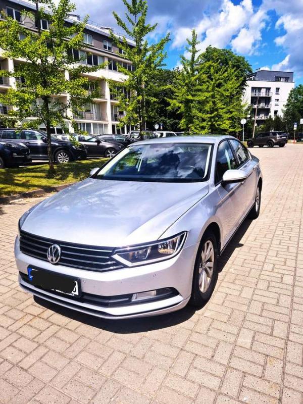 Grey Volkswagen Passat 2019 in Vilnius, with an engine capacity of 1.50 L and mileage of 88 thousand km for 15500 €, photo 4 on AUTOMOTO.COM.LV