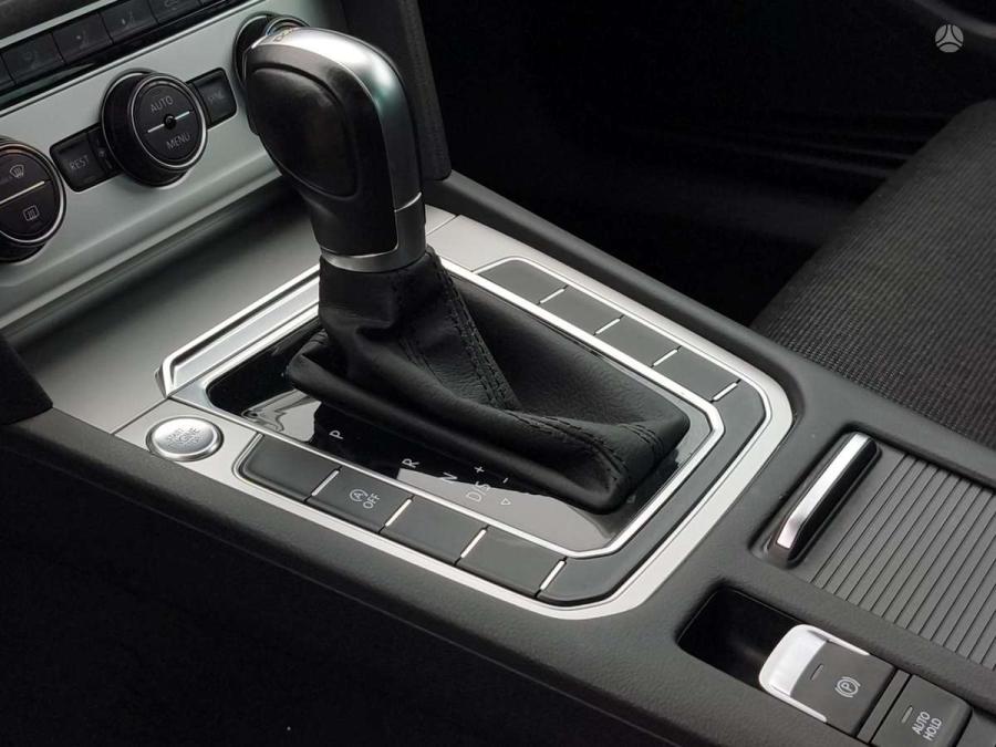 Pelēks Volkswagen Passat 2019 Viļņa, ar dzinēja tilpumu 1.50 L un nobraukumu 137 tūkst. km par 16499 €, foto 17 vietnē AUTOMOTO.COM.LV