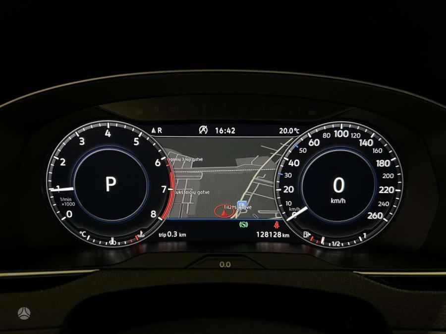Grey Volkswagen Passat 2019 in Klaipeda, with an engine capacity of 1.50 L and mileage of 128 thousand km for 16999 €, photo 9 on AUTOMOTO.COM.LV