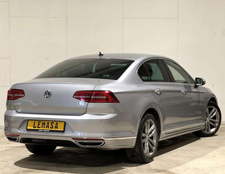 Grey Volkswagen Passat 2019 in Klaipeda, with an engine capacity of 1.50 L and mileage of 128 thousand km for 16999 €, photo 10 on AUTOMOTO.COM.LV