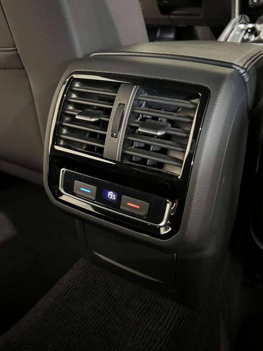 Grey Volkswagen Passat 2019 in Klaipeda, with an engine capacity of 1.50 L and mileage of 128 thousand km for 16999 €, photo 14 on AUTOMOTO.COM.LV