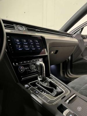 Grey Volkswagen Passat 2019 in Klaipeda, with an engine capacity of 1.50 L and mileage of 128 thousand km for 16999 €, photo 17 on AUTOMOTO.COM.LV