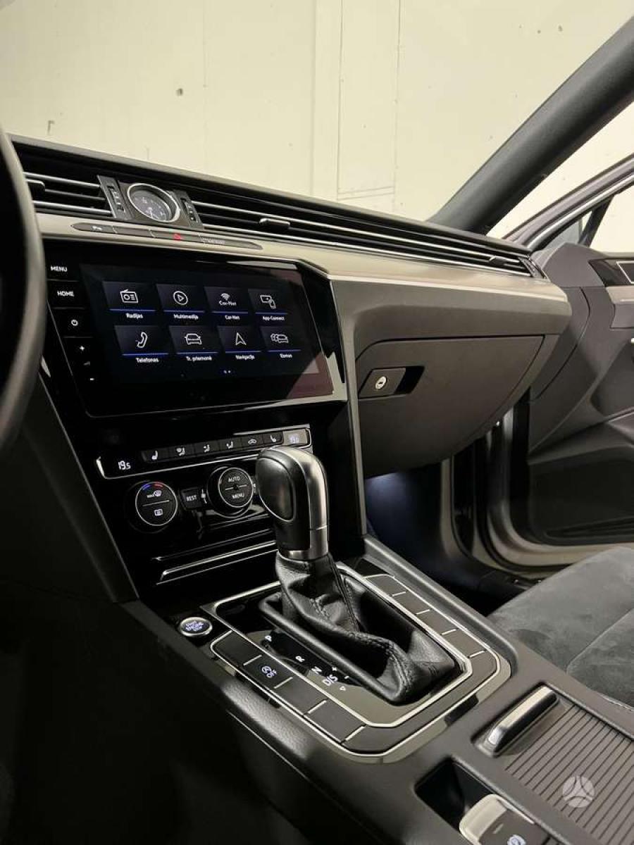 Grey Volkswagen Passat 2019 in Klaipeda, with an engine capacity of 1.50 L and mileage of 128 thousand km for 16999 €, photo 17 on AUTOMOTO.COM.LV
