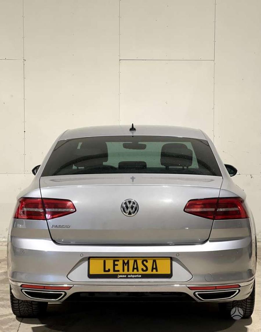 Grey Volkswagen Passat 2019 in Klaipeda, with an engine capacity of 1.50 L and mileage of 128 thousand km for 16999 €, photo 21 on AUTOMOTO.COM.LV
