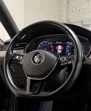 Grey Volkswagen Passat 2019 in Klaipeda, with an engine capacity of 1.50 L and mileage of 128 thousand km for 16999 €, photo 22 on AUTOMOTO.COM.LV