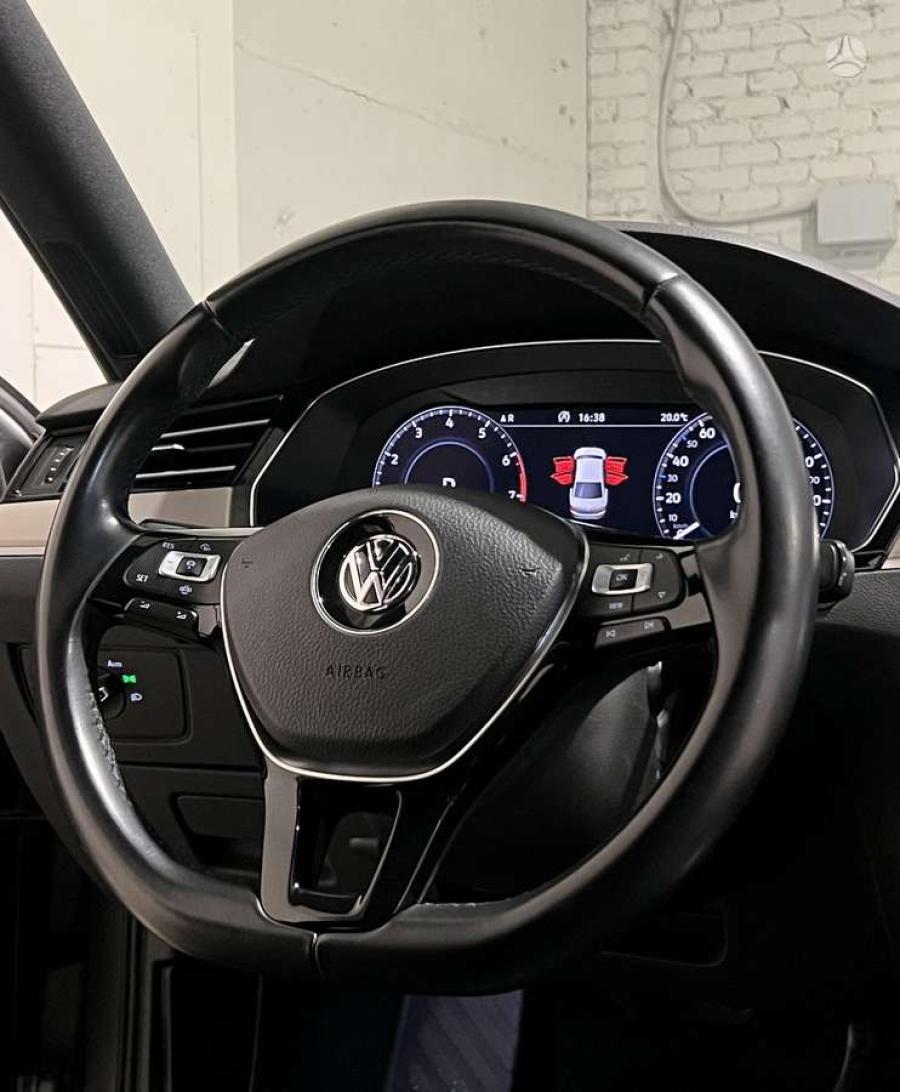 Grey Volkswagen Passat 2019 in Klaipeda, with an engine capacity of 1.50 L and mileage of 128 thousand km for 16999 €, photo 22 on AUTOMOTO.COM.LV