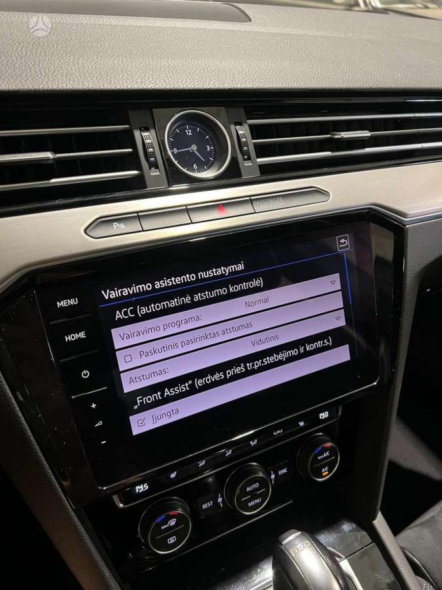 Grey Volkswagen Passat 2019 in Klaipeda, with an engine capacity of 1.50 L and mileage of 128 thousand km for 16999 €, photo 24 on AUTOMOTO.COM.LV