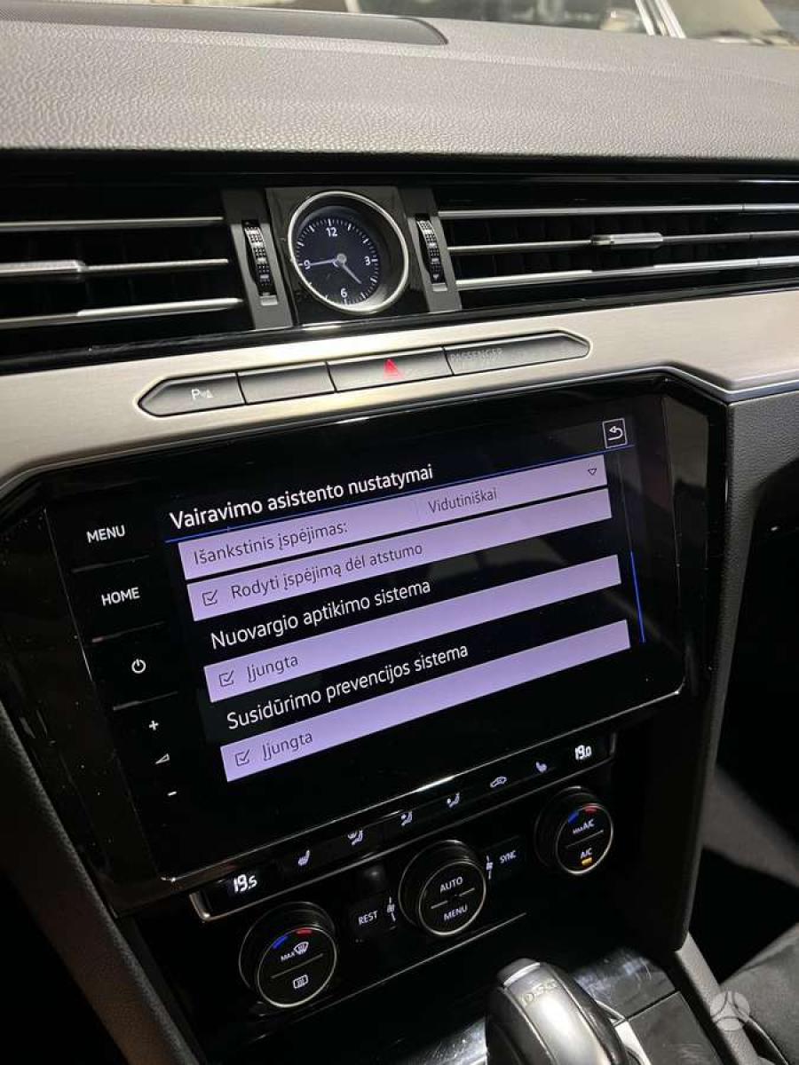 Grey Volkswagen Passat 2019 in Klaipeda, with an engine capacity of 1.50 L and mileage of 128 thousand km for 16999 €, photo 25 on AUTOMOTO.COM.LV
