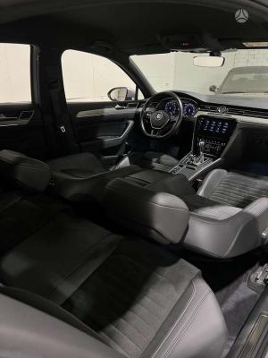 Grey Volkswagen Passat 2019 in Klaipeda, with an engine capacity of 1.50 L and mileage of 128 thousand km for 16999 €, photo 27 on AUTOMOTO.COM.LV