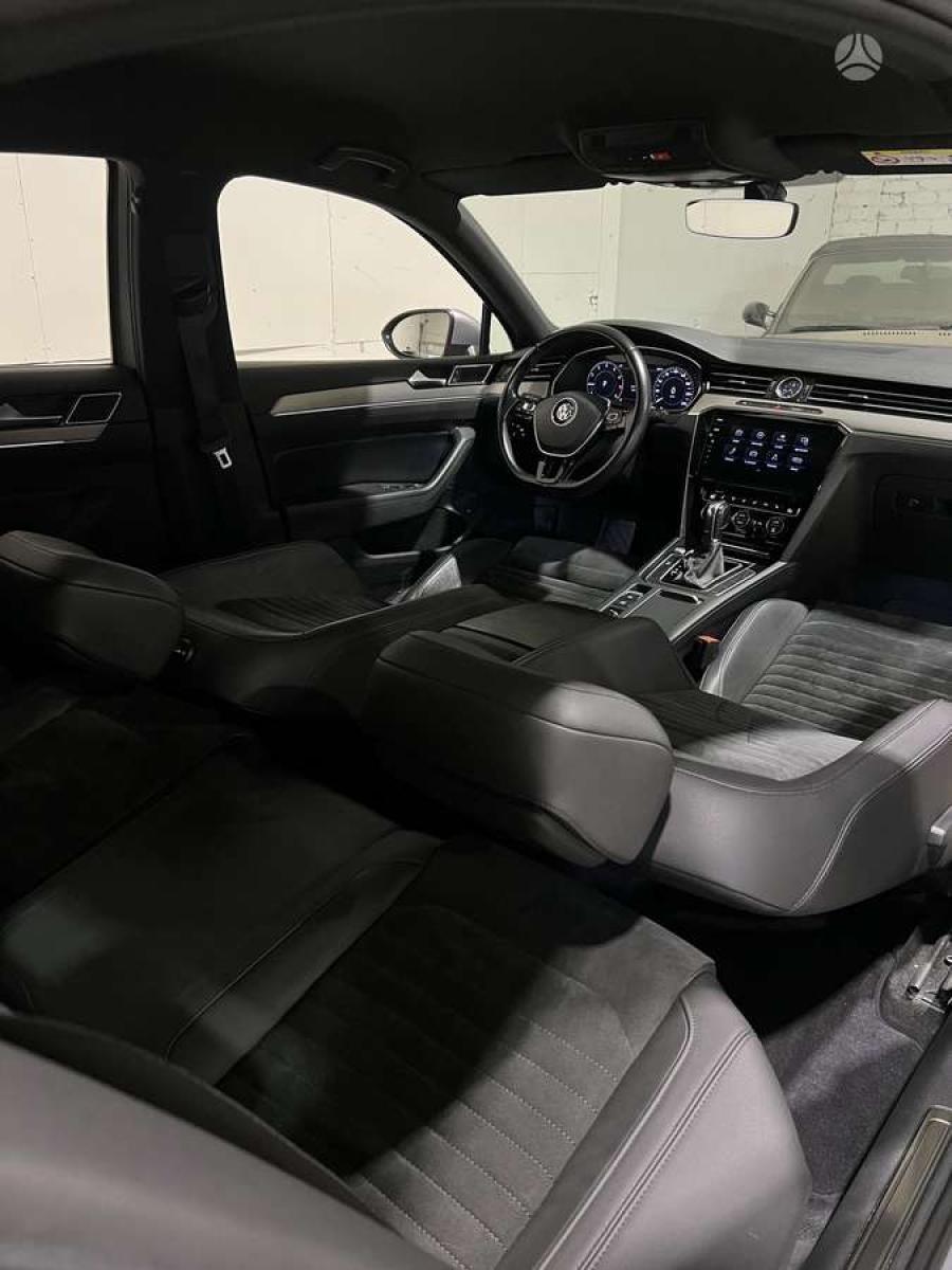 Grey Volkswagen Passat 2019 in Klaipeda, with an engine capacity of 1.50 L and mileage of 128 thousand km for 16999 €, photo 27 on AUTOMOTO.COM.LV