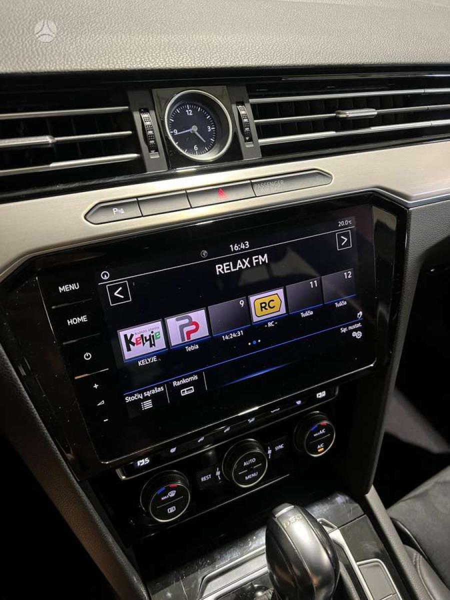 Grey Volkswagen Passat 2019 in Klaipeda, with an engine capacity of 1.50 L and mileage of 128 thousand km for 16999 €, photo 29 on AUTOMOTO.COM.LV