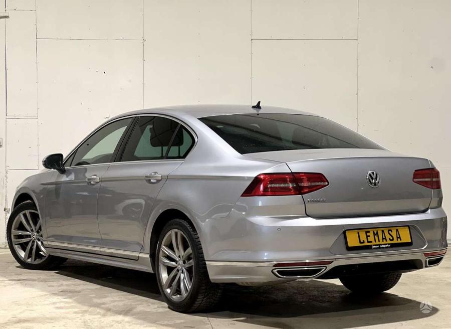 Grey Volkswagen Passat 2019 in Klaipeda, with an engine capacity of 1.50 L and mileage of 128 thousand km for 16999 €, photo 31 on AUTOMOTO.COM.LV