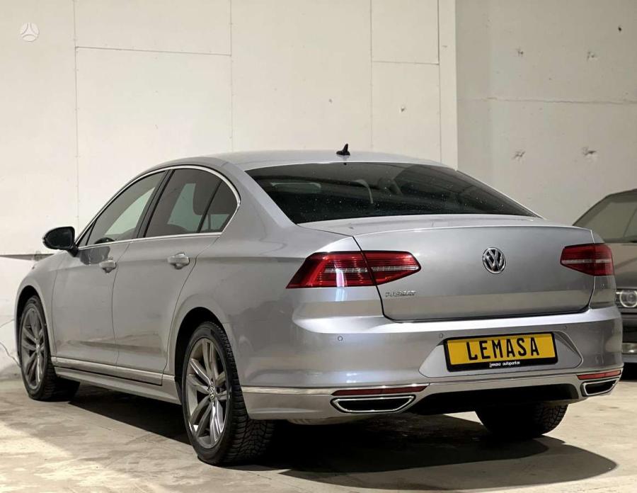 Grey Volkswagen Passat 2019 in Klaipeda, with an engine capacity of 1.50 L and mileage of 128 thousand km for 16999 €, photo 34 on AUTOMOTO.COM.LV