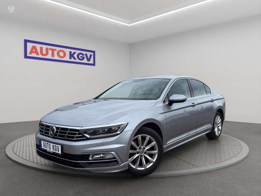 Grey Volkswagen Passat 2019 in Klaipeda, with an engine capacity of 1.50 L and mileage of 93 thousand km for 17999 €, photo 1 on AUTOMOTO.COM.LV