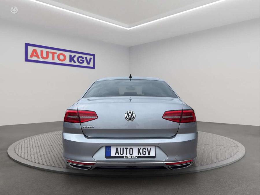 Grey Volkswagen Passat 2019 in Klaipeda, with an engine capacity of 1.50 L and mileage of 93 thousand km for 17999 €, photo 5 on AUTOMOTO.COM.LV