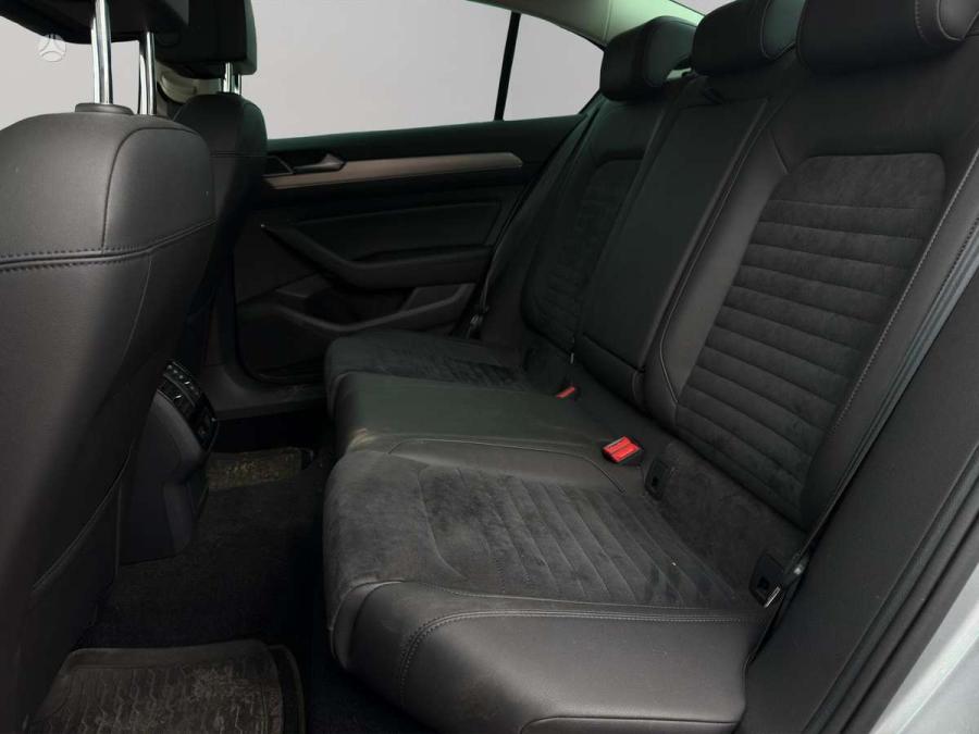 Grey Volkswagen Passat 2019 in Klaipeda, with an engine capacity of 1.50 L and mileage of 93 thousand km for 17999 €, photo 12 on AUTOMOTO.COM.LV