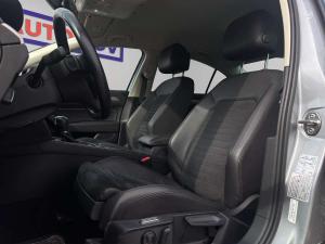 Grey Volkswagen Passat 2019 in Klaipeda, with an engine capacity of 1.50 L and mileage of 93 thousand km for 17999 €, photo 15 on AUTOMOTO.COM.LV