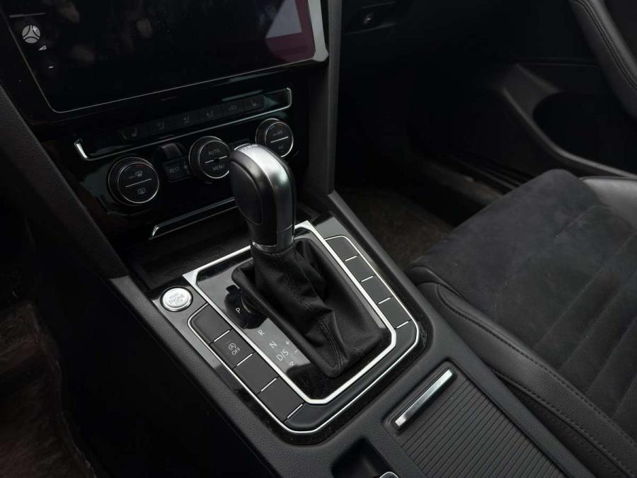 Grey Volkswagen Passat 2019 in Klaipeda, with an engine capacity of 1.50 L and mileage of 93 thousand km for 17999 €, photo 16 on AUTOMOTO.COM.LV