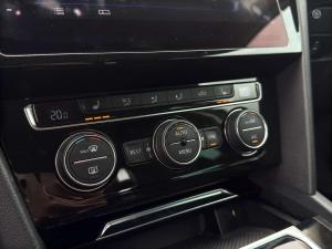 Grey Volkswagen Passat 2019 in Klaipeda, with an engine capacity of 1.50 L and mileage of 93 thousand km for 17999 €, photo 17 on AUTOMOTO.COM.LV