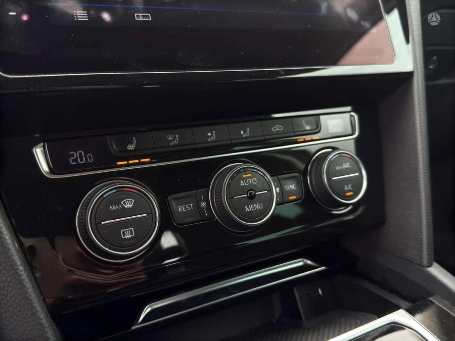 Grey Volkswagen Passat 2019 in Klaipeda, with an engine capacity of 1.50 L and mileage of 93 thousand km for 17999 €, photo 17 on AUTOMOTO.COM.LV
