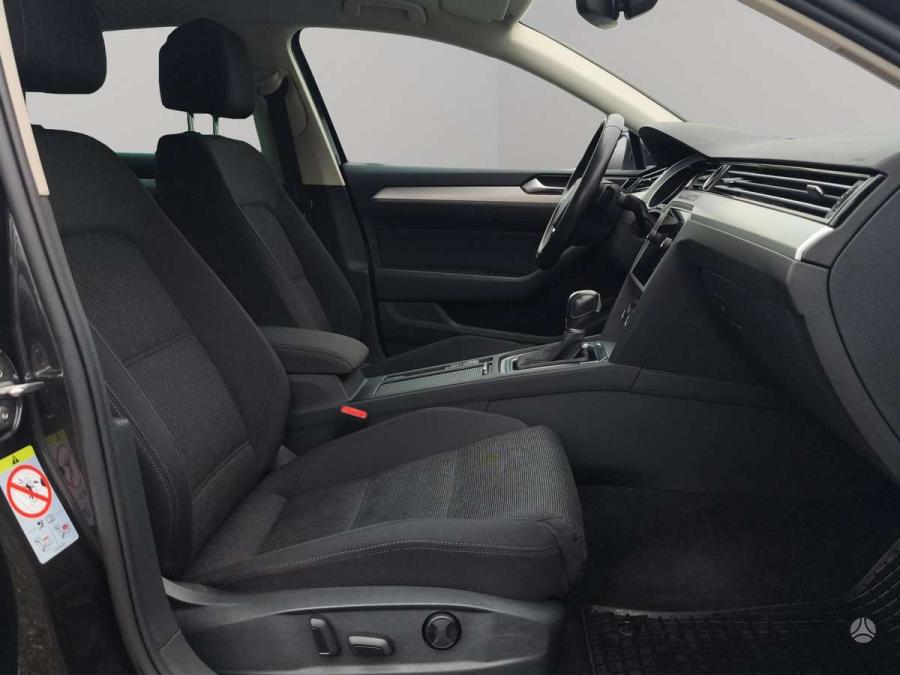 Pelēks Volkswagen Passat 2019 Viļņa, ar dzinēja tilpumu 1.50 L un nobraukumu 137 tūkst. km par 16499 €, foto 9 vietnē AUTOMOTO.COM.LV