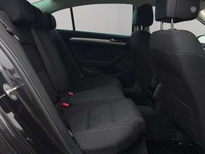 Pelēks Volkswagen Passat 2019 Viļņa, ar dzinēja tilpumu 1.50 L un nobraukumu 137 tūkst. km par 16499 €, foto 10 vietnē AUTOMOTO.COM.LV