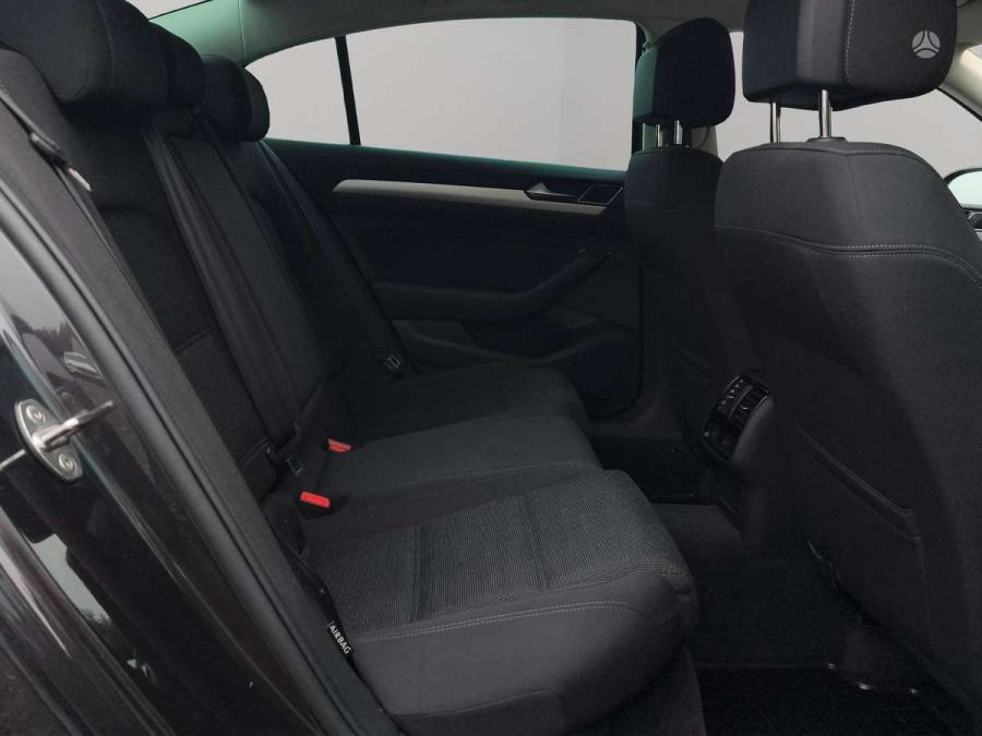 Pelēks Volkswagen Passat 2019 Viļņa, ar dzinēja tilpumu 1.50 L un nobraukumu 137 tūkst. km par 16499 €, foto 10 vietnē AUTOMOTO.COM.LV