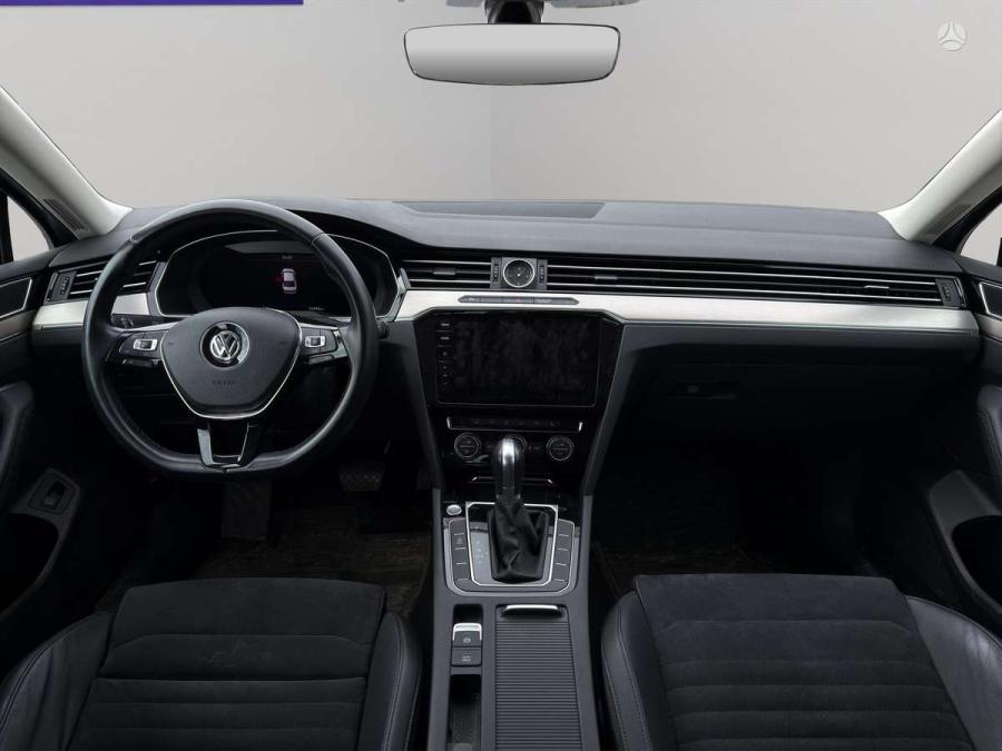Grey Volkswagen Passat 2019 in Klaipeda, with an engine capacity of 1.50 L and mileage of 93 thousand km for 17999 €, photo 13 on AUTOMOTO.COM.LV