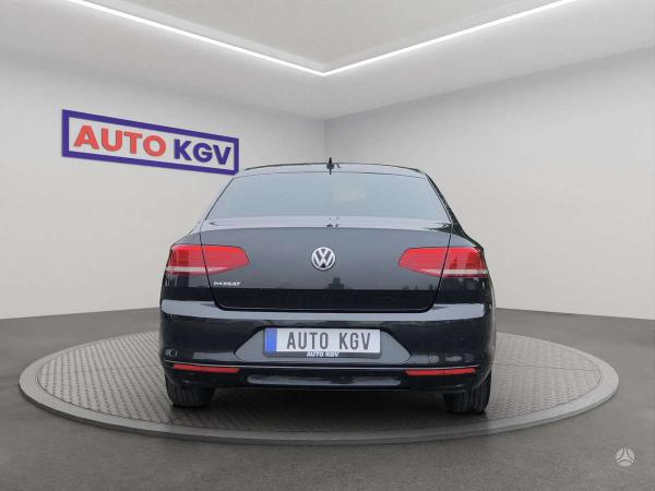 Grey Volkswagen Passat 2019 in Vilnius, with an engine capacity of 1.50 L and mileage of 137 thousand km for 16499 €, photo 5 on AUTOMOTO.COM.LV