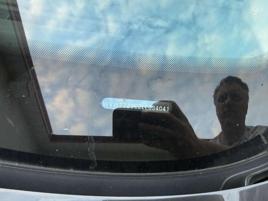 Grey Volkswagen Passat 2019 in Vilnius, with an engine capacity of 1.50 L and mileage of 159 thousand km for 16500 €, photo 3 on AUTOMOTO.COM.LV