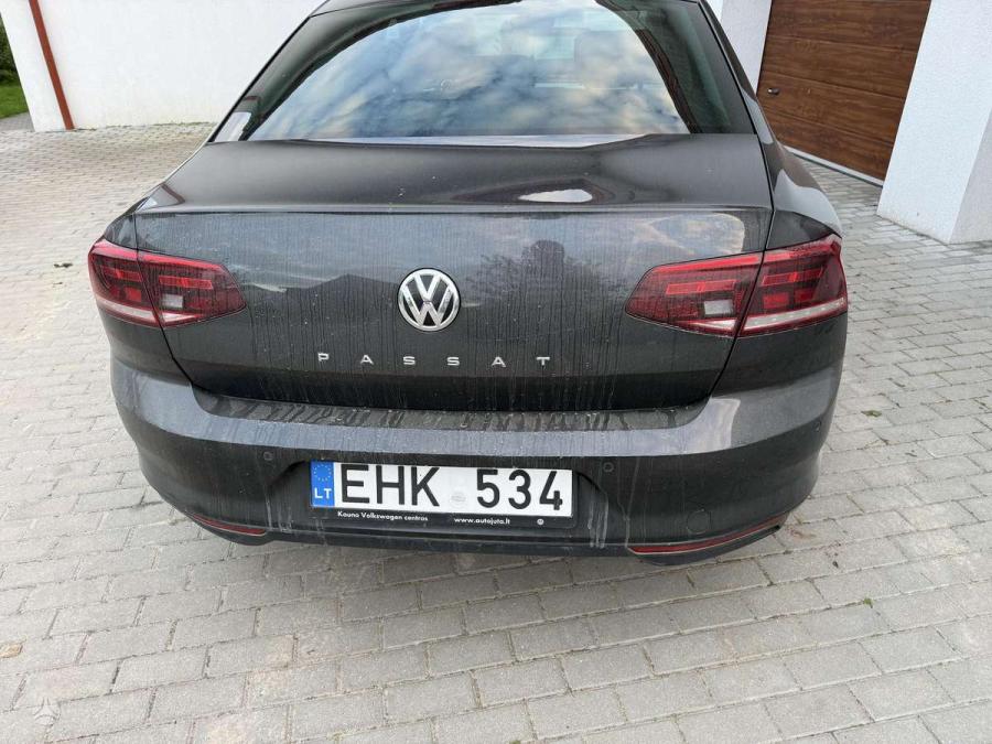 Grey Volkswagen Passat 2019 in Vilnius, with an engine capacity of 1.50 L and mileage of 159 thousand km for 16500 €, photo 5 on AUTOMOTO.COM.LV