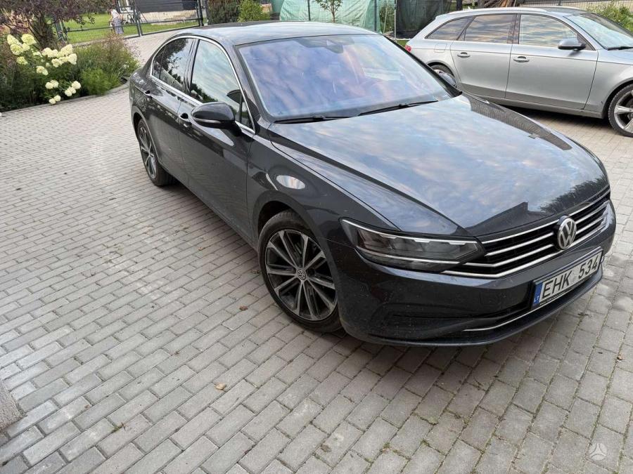 Grey Volkswagen Passat 2019 in Vilnius, with an engine capacity of 1.50 L and mileage of 159 thousand km for 16500 €, photo 7 on AUTOMOTO.COM.LV