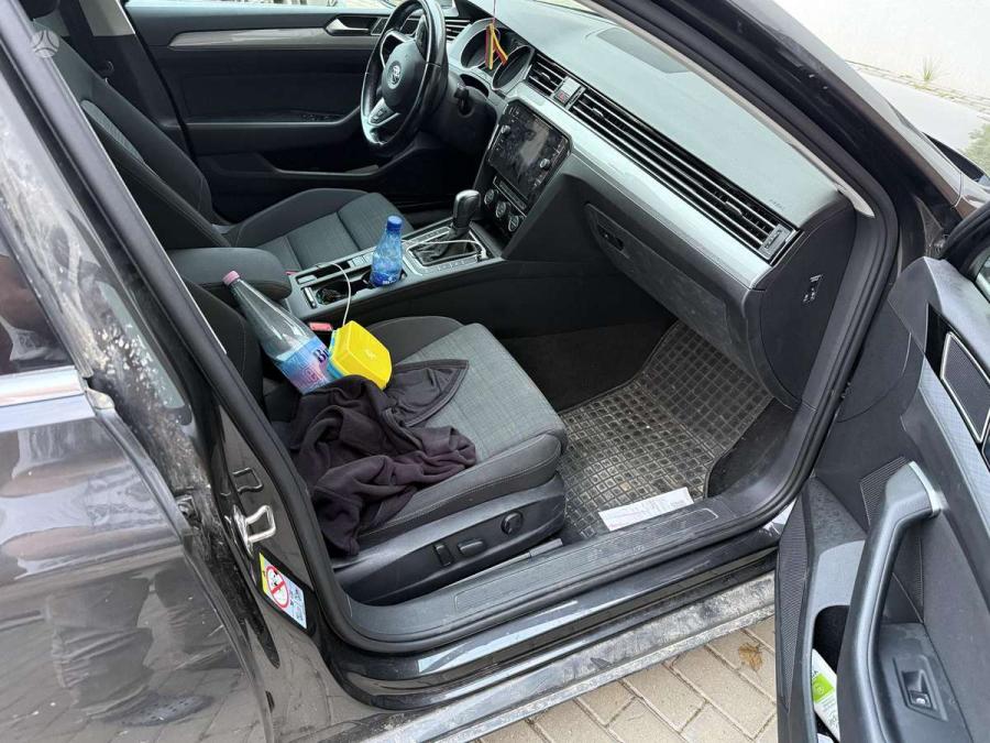 Grey Volkswagen Passat 2019 in Vilnius, with an engine capacity of 1.50 L and mileage of 159 thousand km for 16500 €, photo 10 on AUTOMOTO.COM.LV