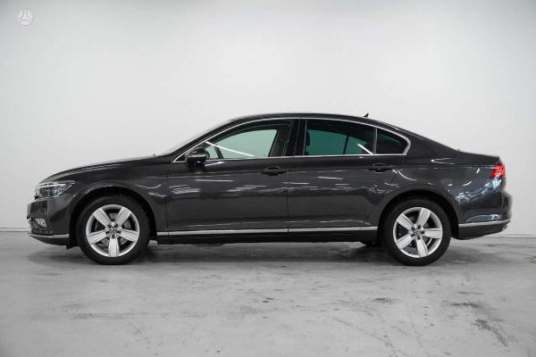 Pelēks Volkswagen Passat 2020 Viļņa, ar dzinēja tilpumu 1.98 L un nobraukumu 107 tūkst. km par 20650 €, foto 2 vietnē AUTOMOTO.COM.LV
