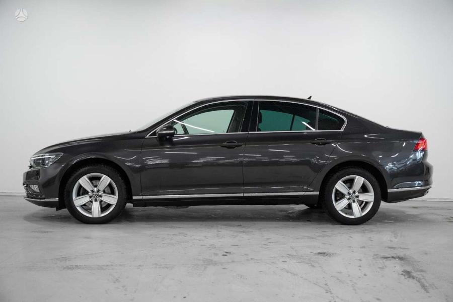 Pelēks Volkswagen Passat 2020 Viļņa, ar dzinēja tilpumu 1.98 L un nobraukumu 107 tūkst. km par 20650 €, foto 2 vietnē AUTOMOTO.COM.LV