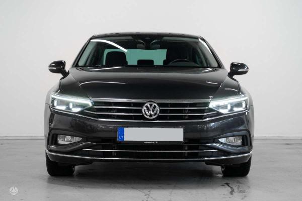 Pelēks Volkswagen Passat 2020 Viļņa, ar dzinēja tilpumu 1.98 L un nobraukumu 107 tūkst. km par 20650 €, foto 5 vietnē AUTOMOTO.COM.LV