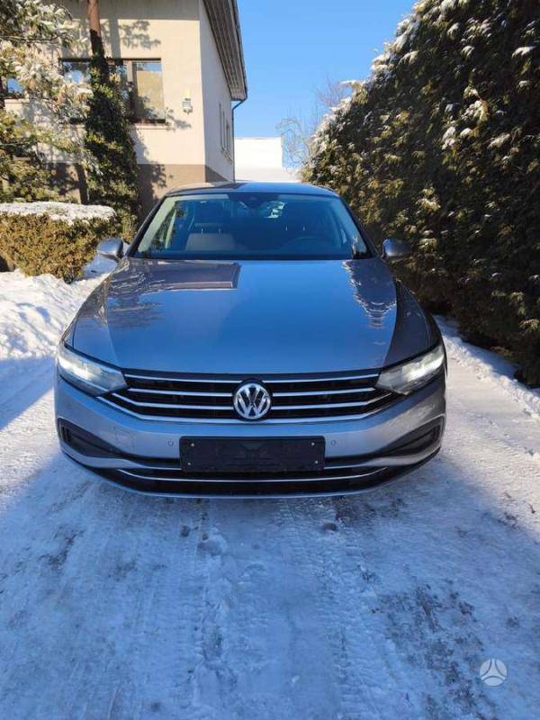 Grey Volkswagen Passat 2020 in Kalvarija, with an engine capacity of 1.50 L and mileage of 147 thousand km for 13950 €, photo 3 on AUTOMOTO.COM.LV