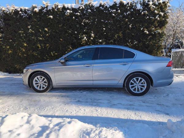 Grey Volkswagen Passat 2020 in Kalvarija, with an engine capacity of 1.50 L and mileage of 147 thousand km for 13950 €, photo 4 on AUTOMOTO.COM.LV