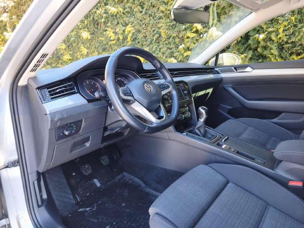 Grey Volkswagen Passat 2020 in Kalvarija, with an engine capacity of 1.50 L and mileage of 147 thousand km for 13950 €, photo 10 on AUTOMOTO.COM.LV