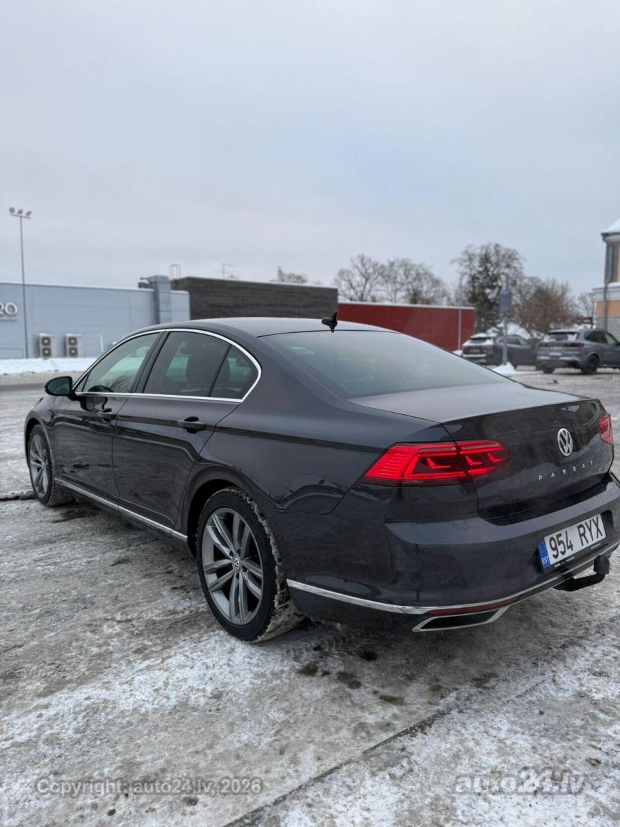Pelēks Volkswagen Passat 2020 Tallina, ar dzinēja tilpumu 1.50 L un nobraukumu 130 tūkst. km par 19590 €, foto 3 vietnē AUTOMOTO.COM.LV