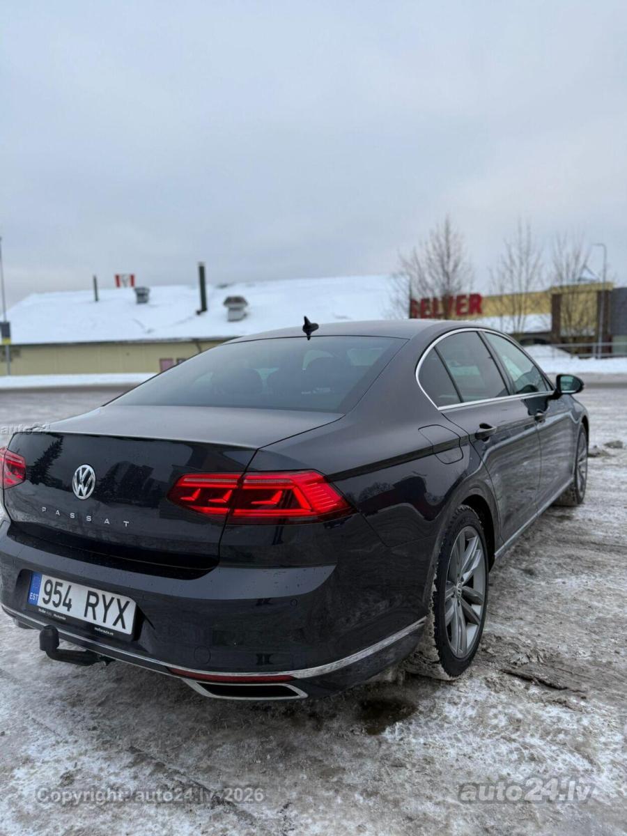 Pelēks Volkswagen Passat 2020 Tallina, ar dzinēja tilpumu 1.50 L un nobraukumu 130 tūkst. km par 19590 €, foto 4 vietnē AUTOMOTO.COM.LV